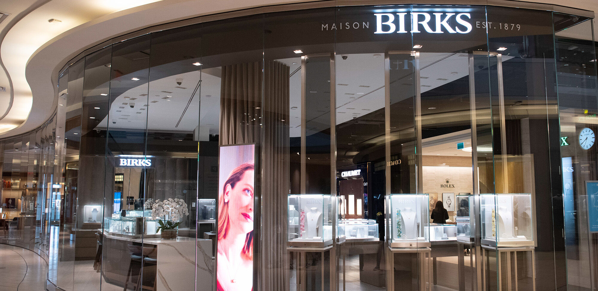 Jewelry & Watch Store Calgary - CF Chinook Centre | Maison Birks